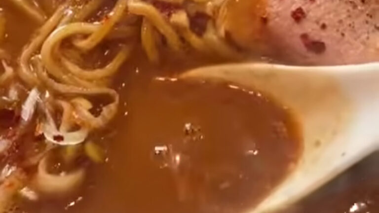 旨味が凝縮！もちもち全粒粉麺と絶品チャーシューの「らぁめん真打」 – Bedy Official